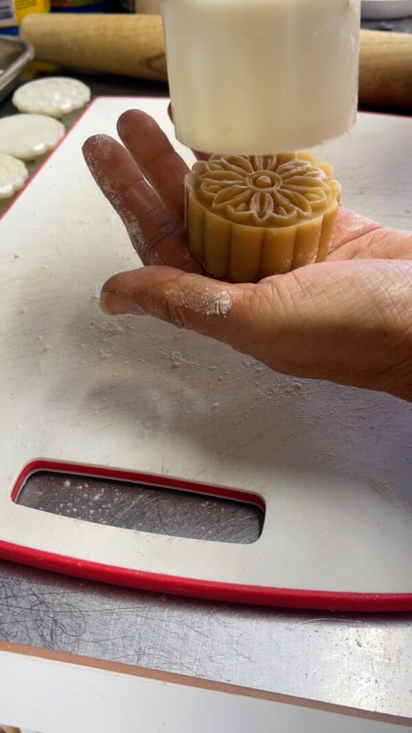 Honey Pistachio Mooncake Recipe: A Twist on Tradition - Yu Can Cook